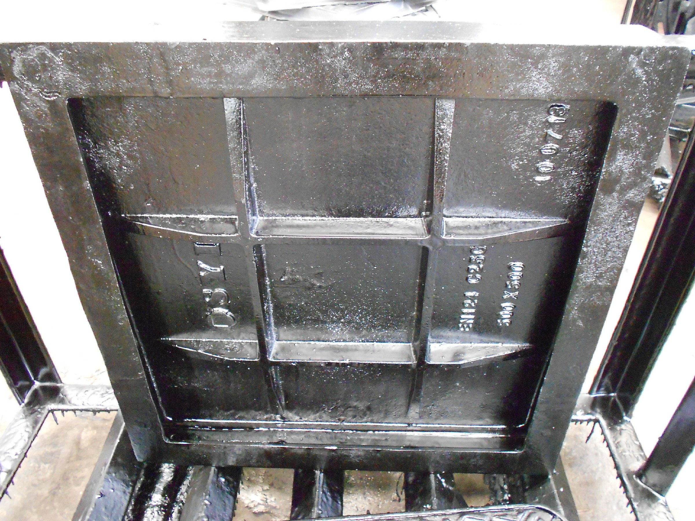 Buy Customized Black Precision Casting Round Ductile Iron Recessed ...