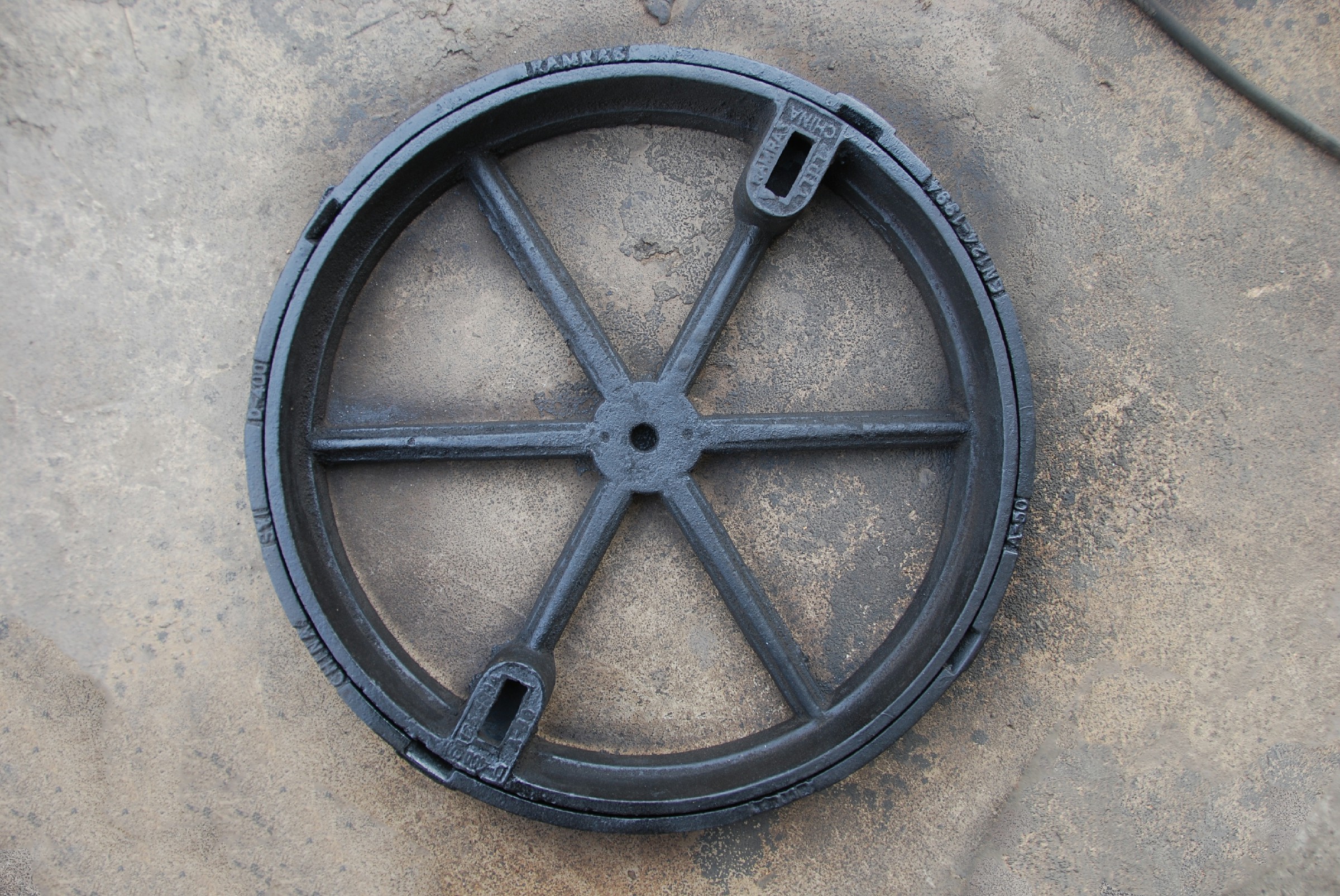 Buy Customized Black Precision Casting Round Ductile Iron Recessed ...