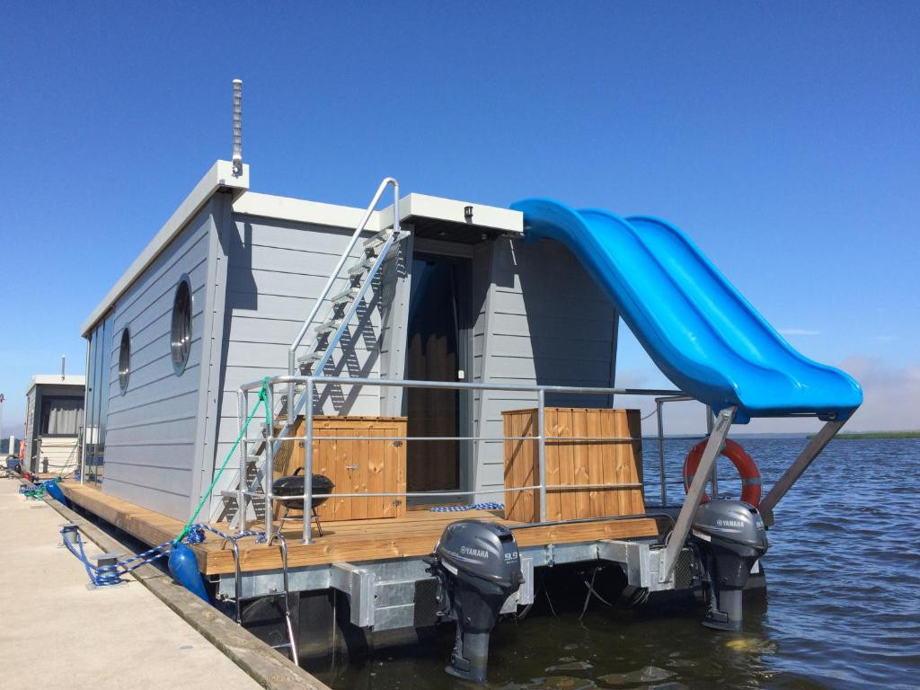 Buy Yuanmeng On Water Floating Hotel Houseboat Tiny House Floating Boat ...