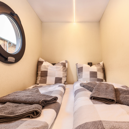 Buy Yuanmeng Prefab Home Water Floating Houseboat Floating Hotel Tiny ...