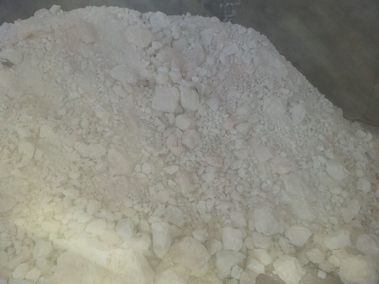 Buy Industrial Quartz, Beryllium, Calcium And Sodium Bentonite ...