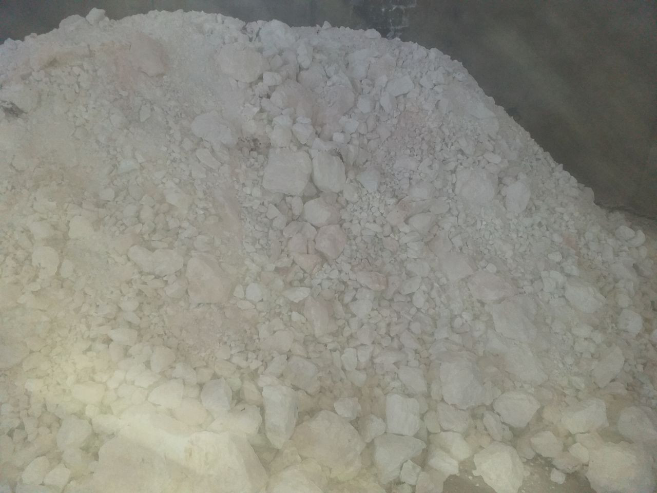 Buy Industrial Quartz, Beryllium, Calcium And Sodium Bentonite ...