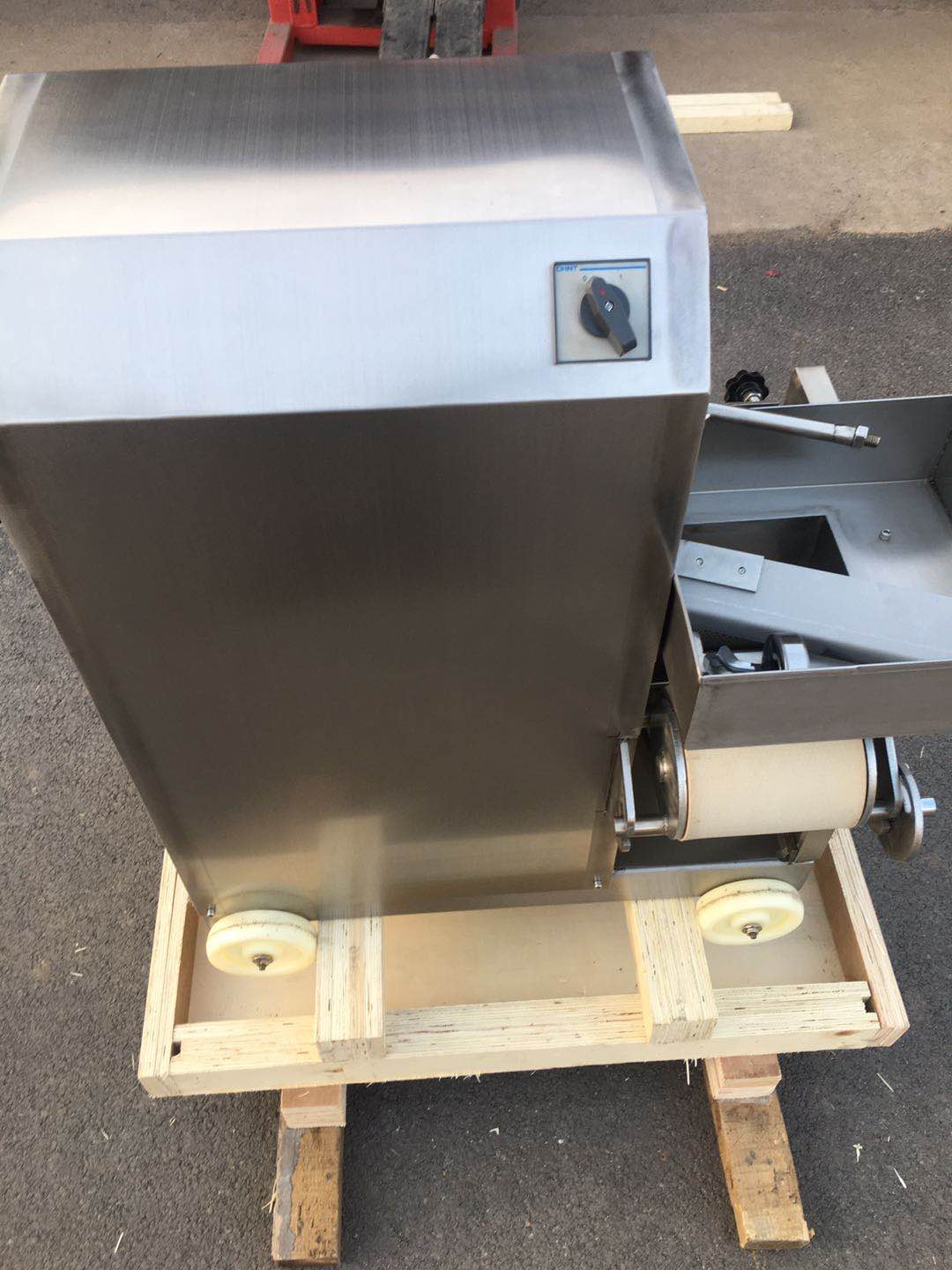 Buy Automatic Fish Meat Bone Separator/automatic Fish Deboner/fish ...