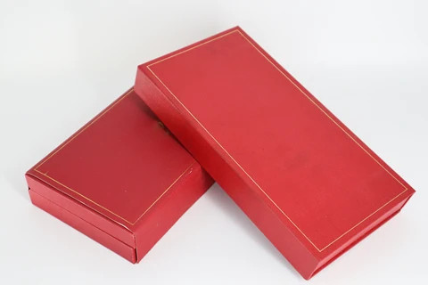 Buy Custom Cardboard Packaging Magnet Closure Vip Card Gift Box Gold ...