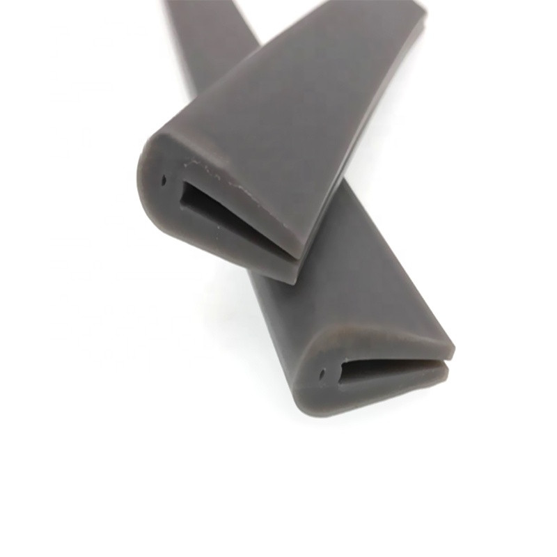 Buy High Temperature Heat Resistant U Type Silicone Rubber Seal Strip from Tianjin Wortai ...
