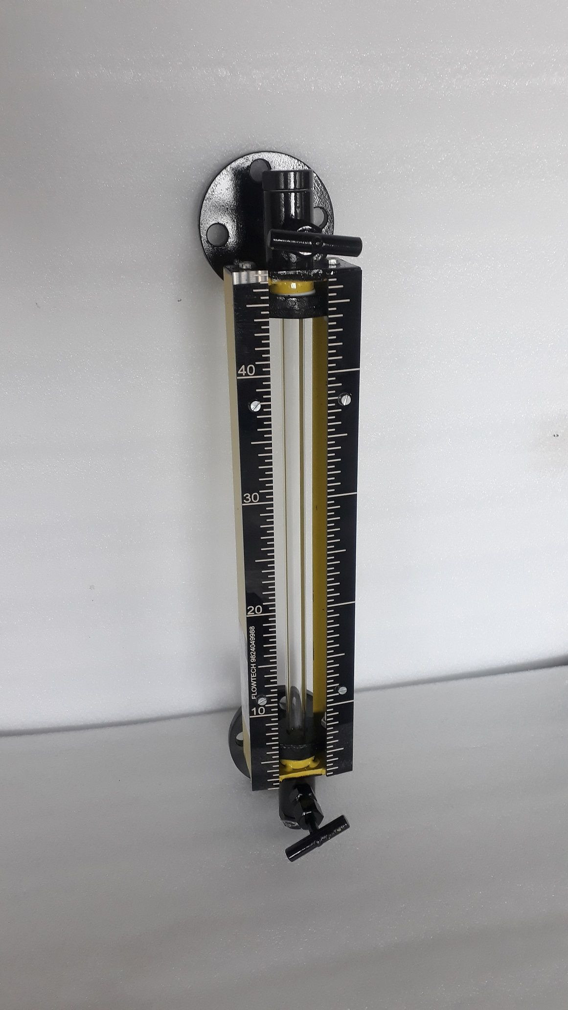 Buy Tubular Level Indicator from Flowtech Measuring Instruments Pvt ...