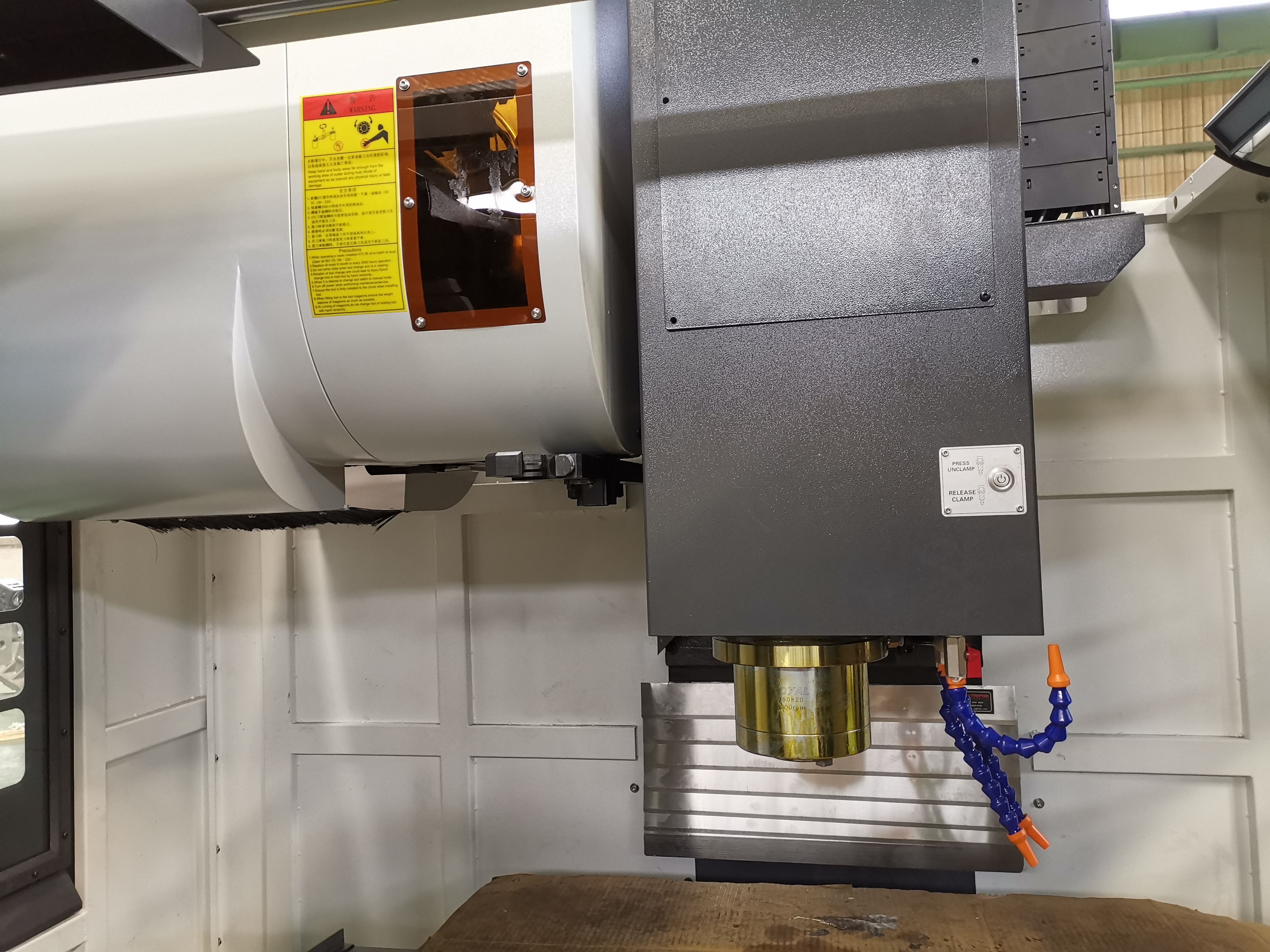 Buy 3 Axis 4 Axis 5 Axis Cnc Milling Machine Cnc Vertical Machining ...