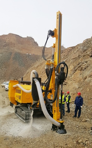 Buy Jk Drilling Jk650 All-in-one Dth Hydraulic Drilling Machine Crawler ...