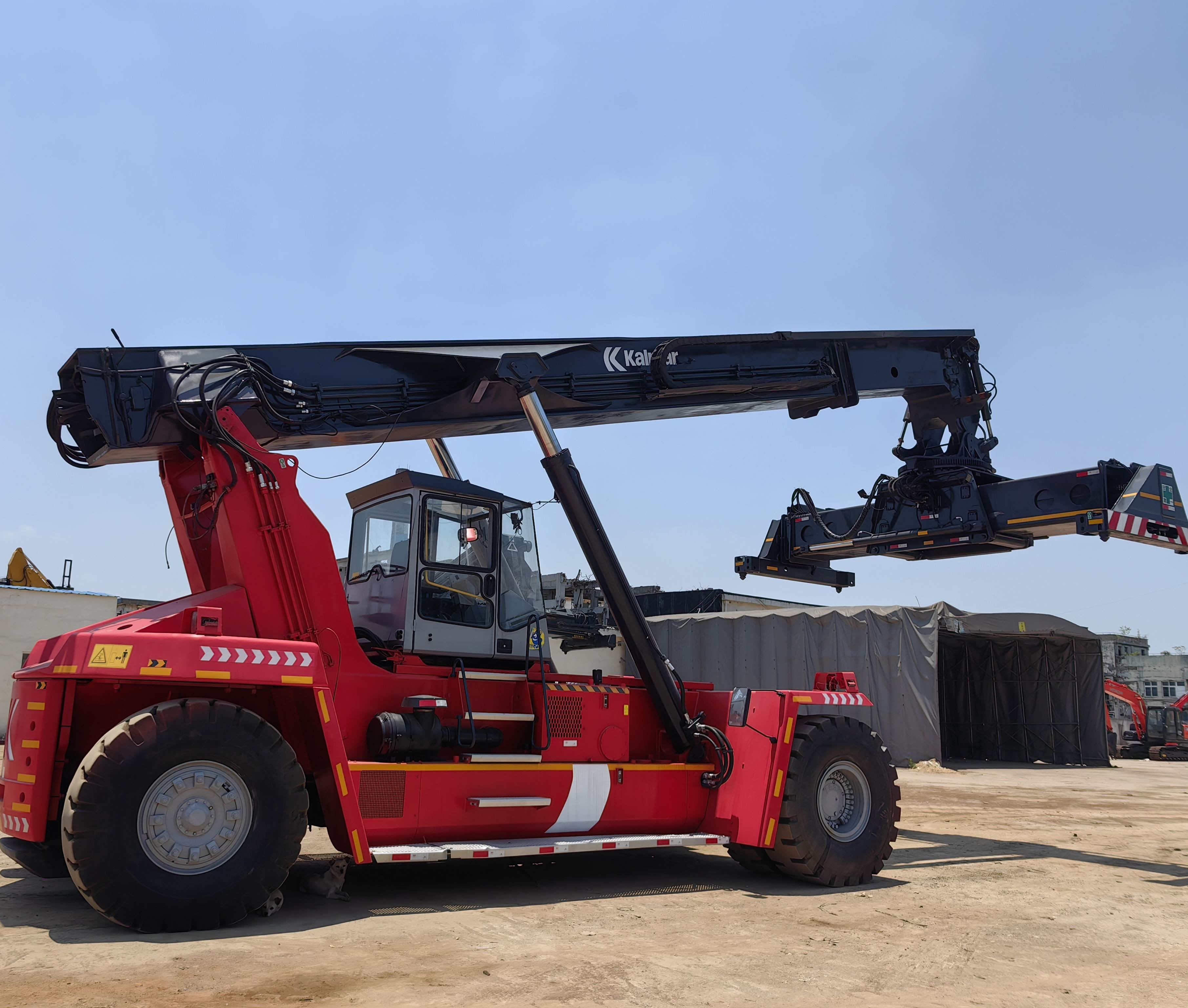 Buy 90% New Used 45t Reach Stacker Heavy Duty Forklifts from Shanghai ...