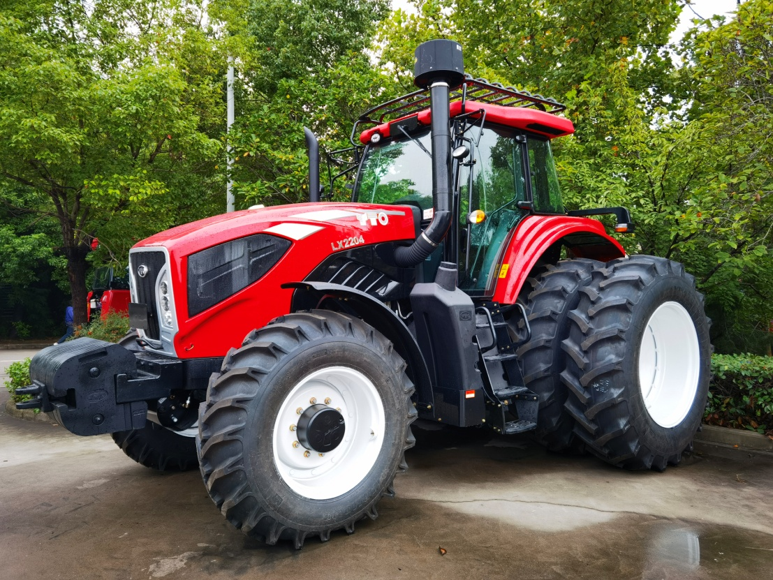 Buy 240hp Wheeled Farm Tractor from NINGBO JUHONGTONG SUPPLY CHAIN CO ...