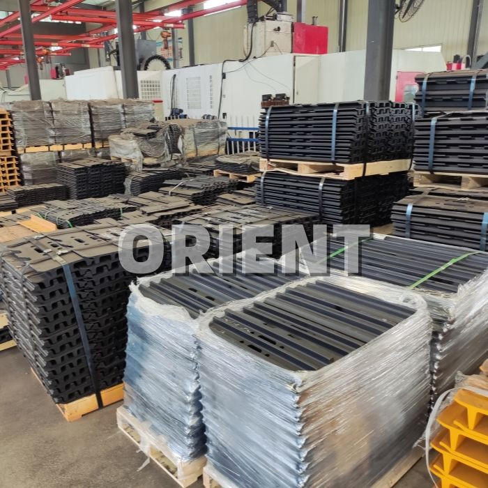 Buy Track Shoes For Drilling Rig Piling Rig Undercarriage Parts Track ...