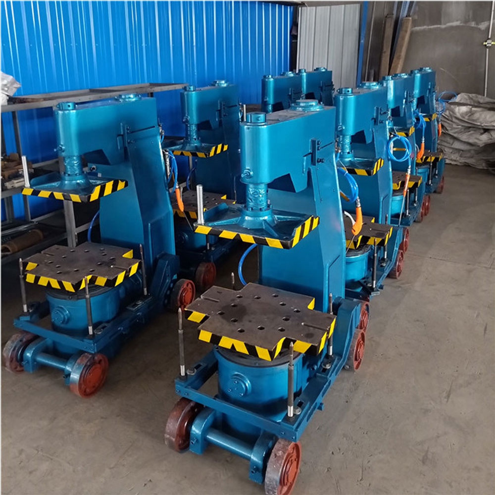 Buy Metal Casting Industrial Jolt Squeeze Green Sand Moulding Machine ...