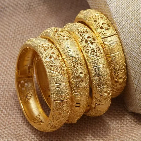 Buy Shajin Luxury Palace Style Bracelet Four Leaf Luxury Gold Card ...