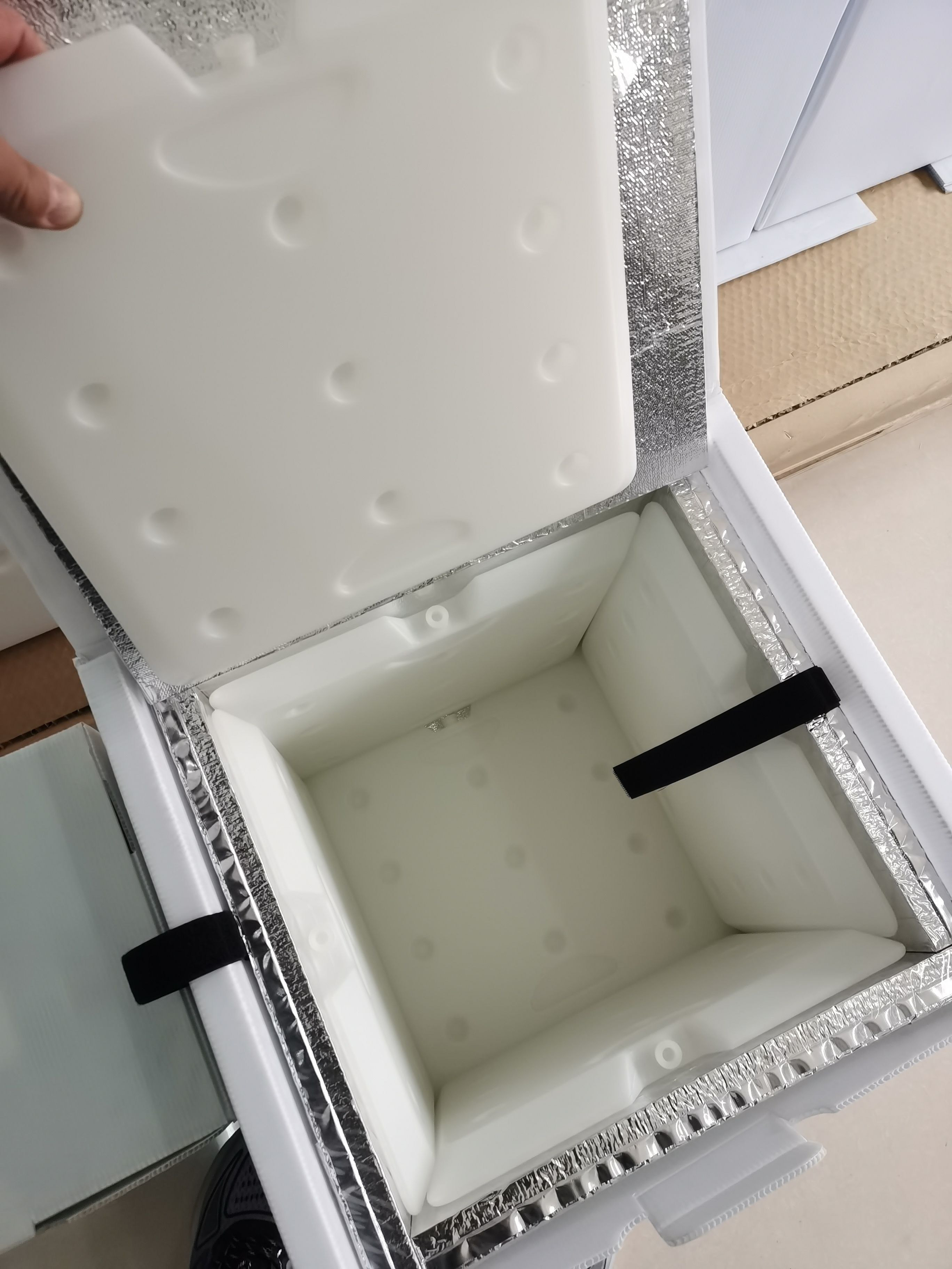 Buy Biomedical Cooler Box from Xiamen Mingkwan Industrial Co,. Ltd ...