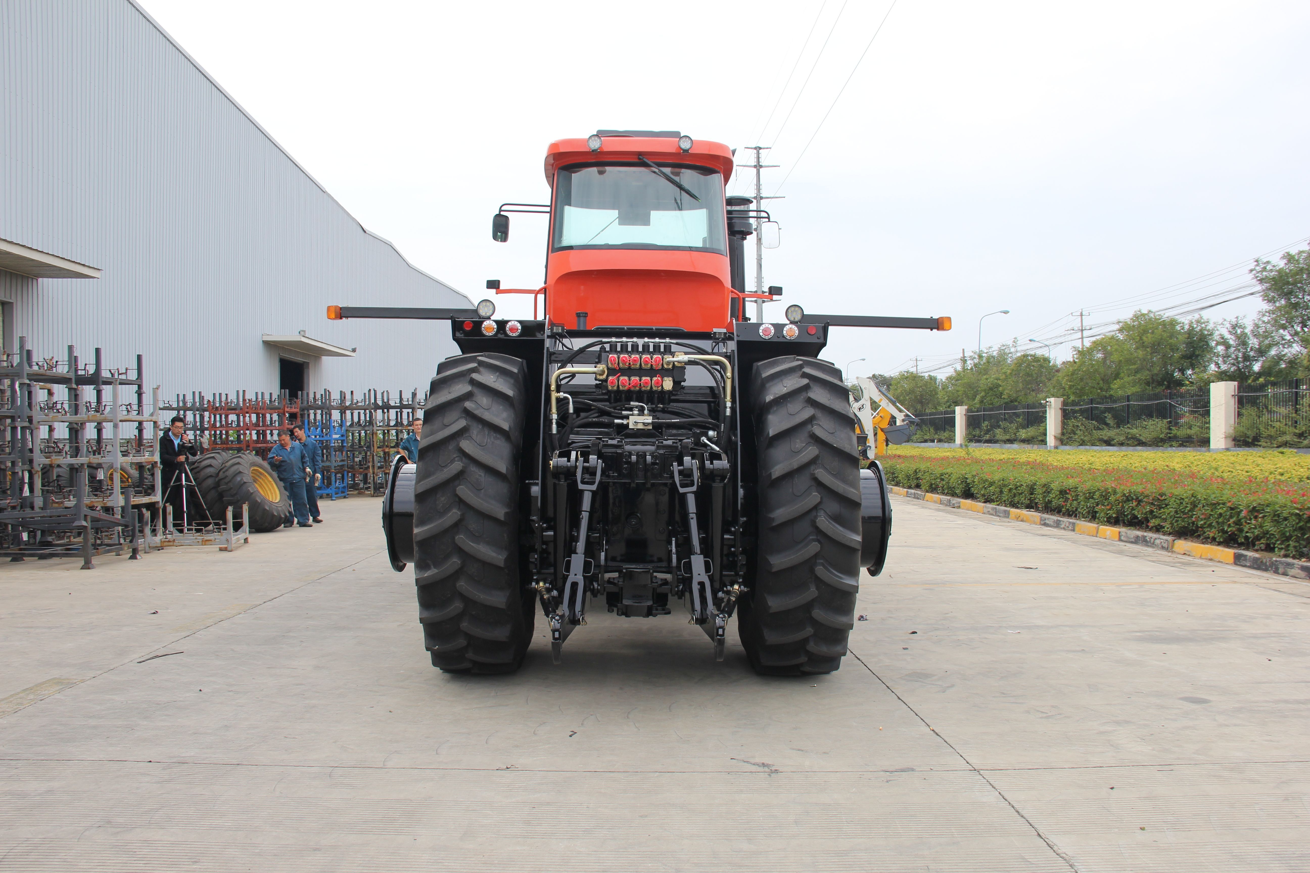 Buy 360hp Wheeled Farm Tractor from NINGBO JUHONGTONG SUPPLY CHAIN CO ...