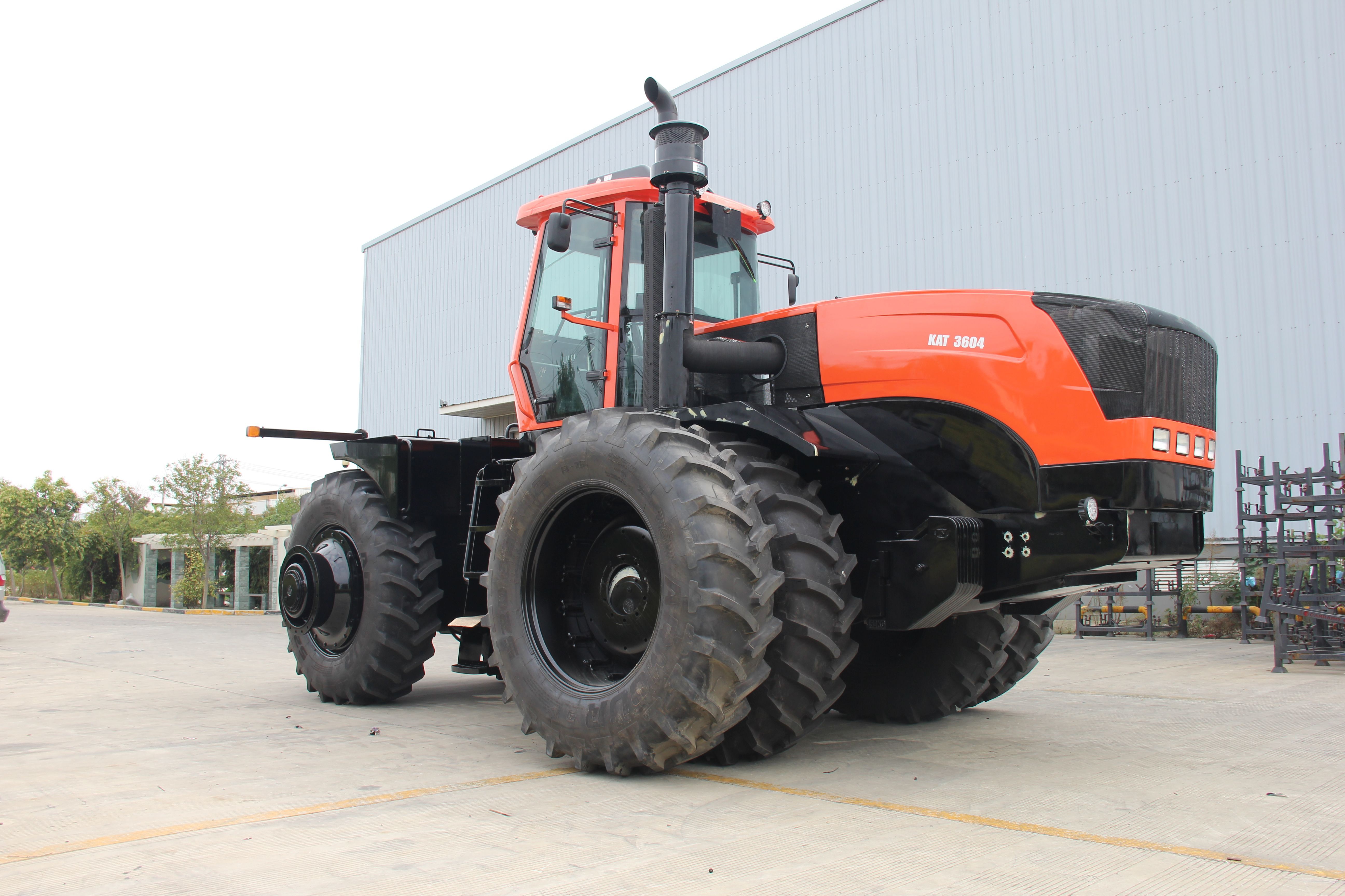 Buy 360hp Wheeled Farm Tractor from NINGBO JUHONGTONG SUPPLY CHAIN CO ...