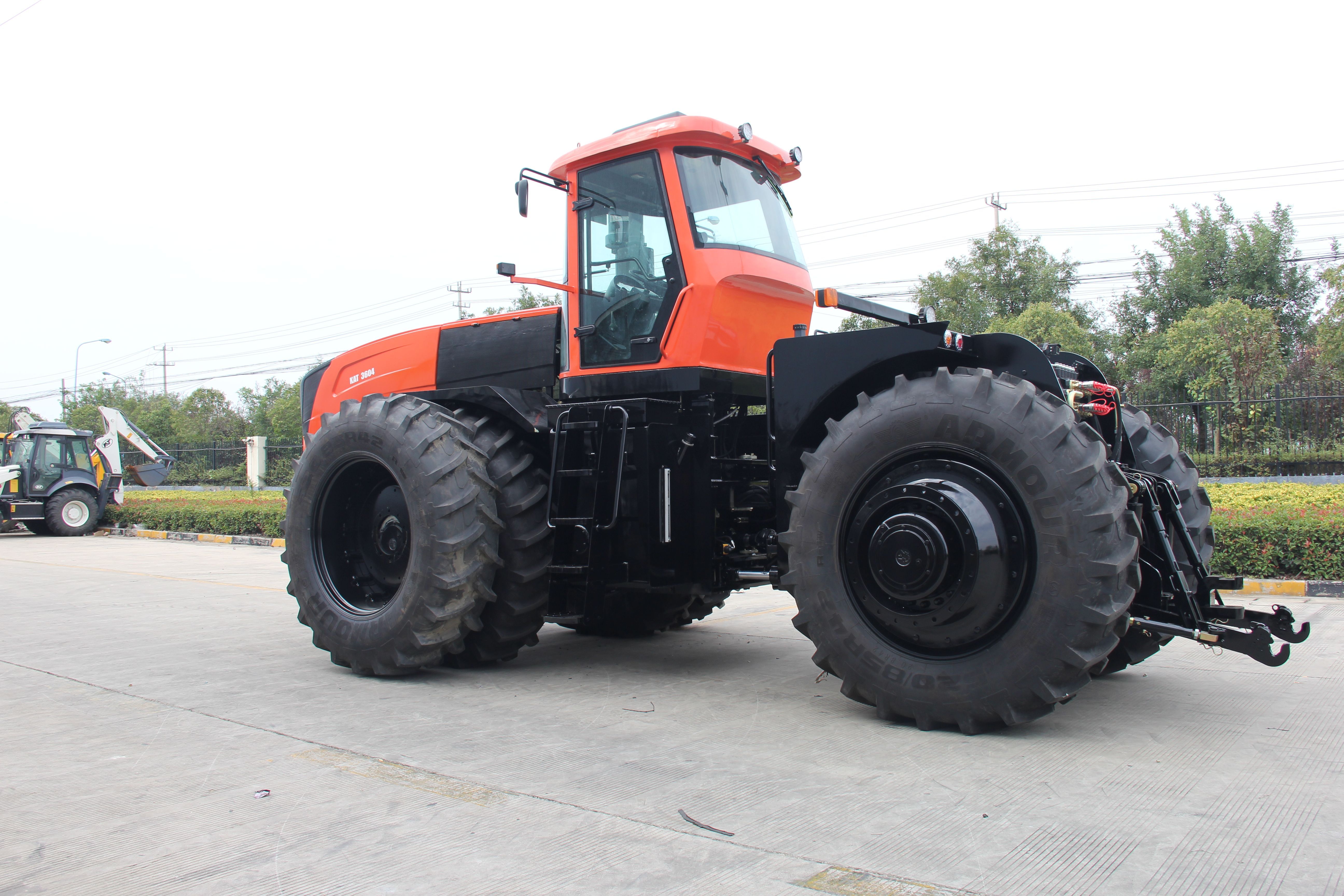 Buy 360hp Wheeled Farm Tractor from NINGBO JUHONGTONG SUPPLY CHAIN CO ...