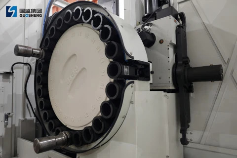 Buy Dhm50d Cnc Metal Horizontal Milling Machining Center Forward Services from Nantong Guosheng ...