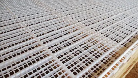 Buy Poultry Plastic Slats Floor For Farming Broiler Chicken House from ...