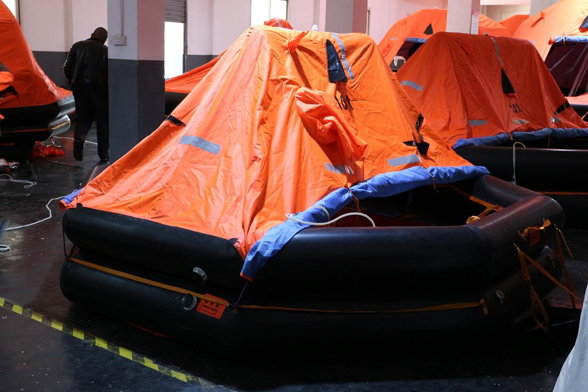 Buy Throw Overboard Life Raft Throwing Inflatable Life Raft For 10 ...