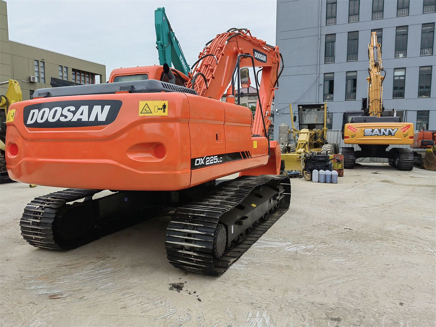 Buy 100%ready Used Original Doosan Excavators Secondhand 225lc ...