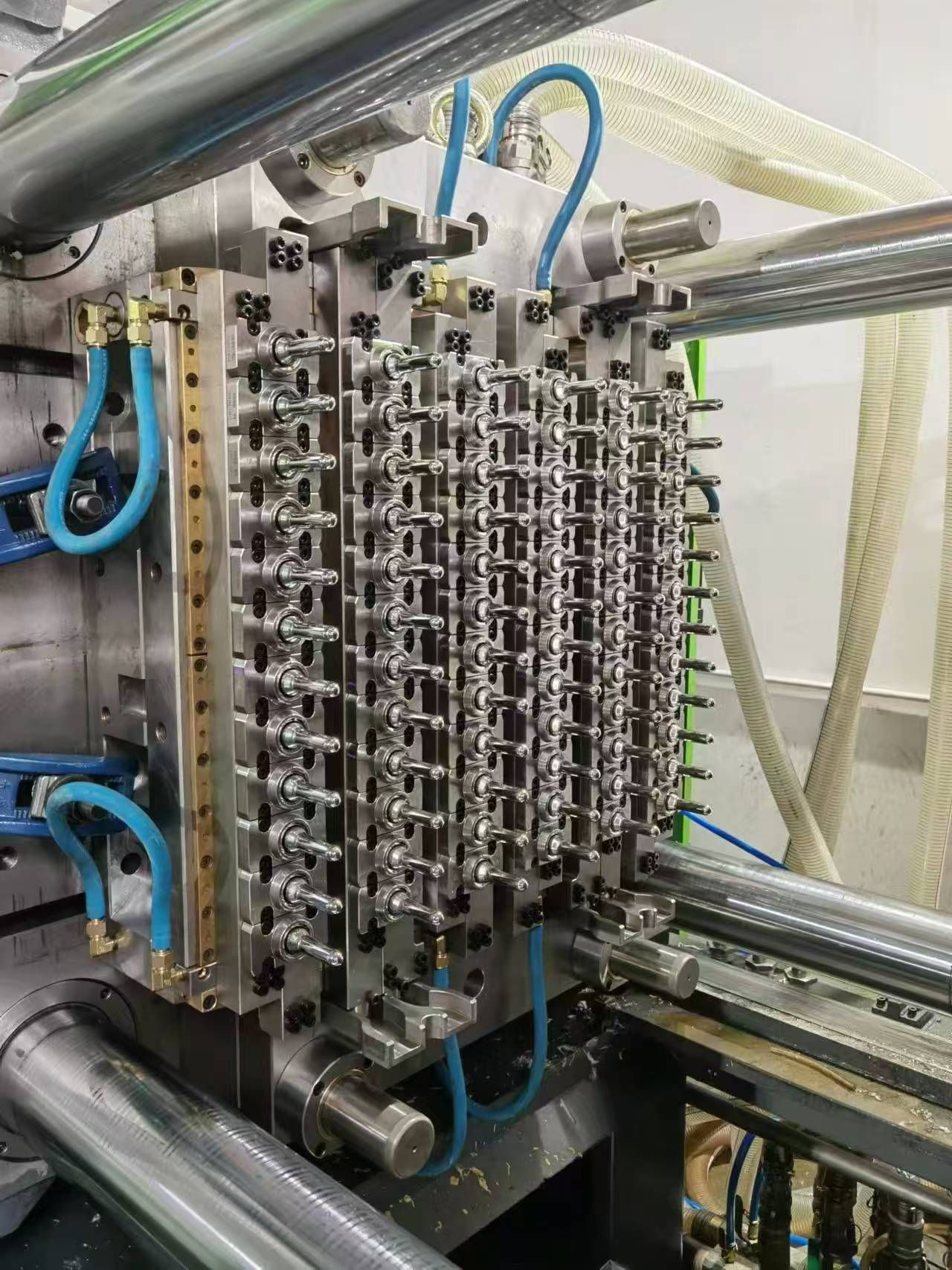 Buy 72 Cavity Pet Preform Mould from Taizhou Huangyan Buen Mould ...