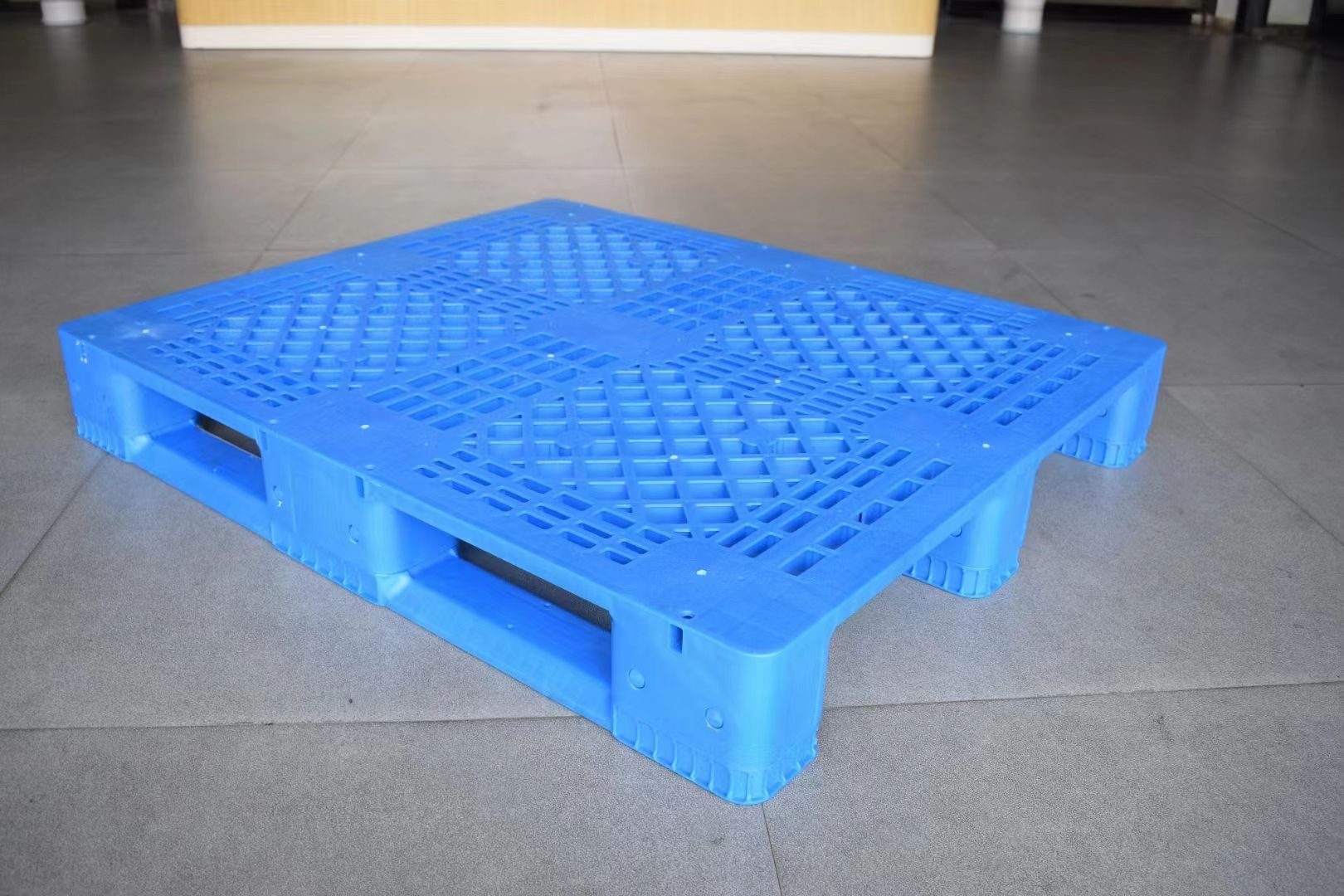 Buy Sell Heavy-duty Plastic Pallet Manufacture from zhejiang jingzheng ...