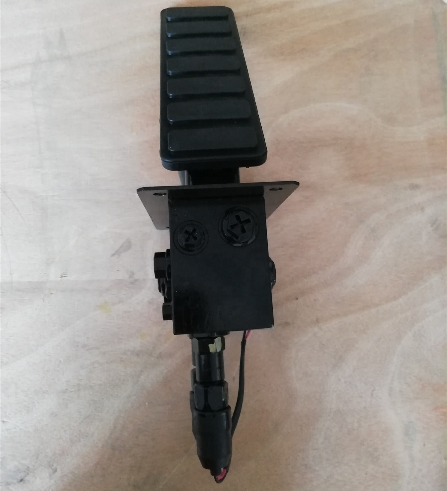 Buy Motor Grader Gr215 Spare Parts Brake Valve 91003472 B03248e from ...