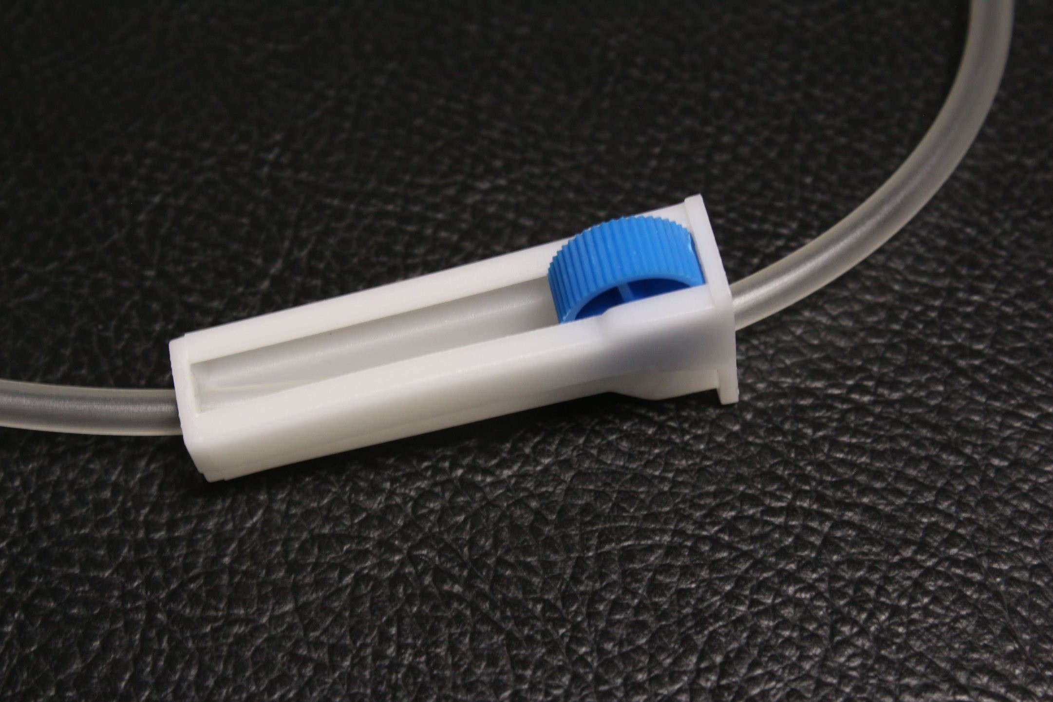 Buy Sterilized Medical Iv Infusion Giving Set With Needles from Anji ...