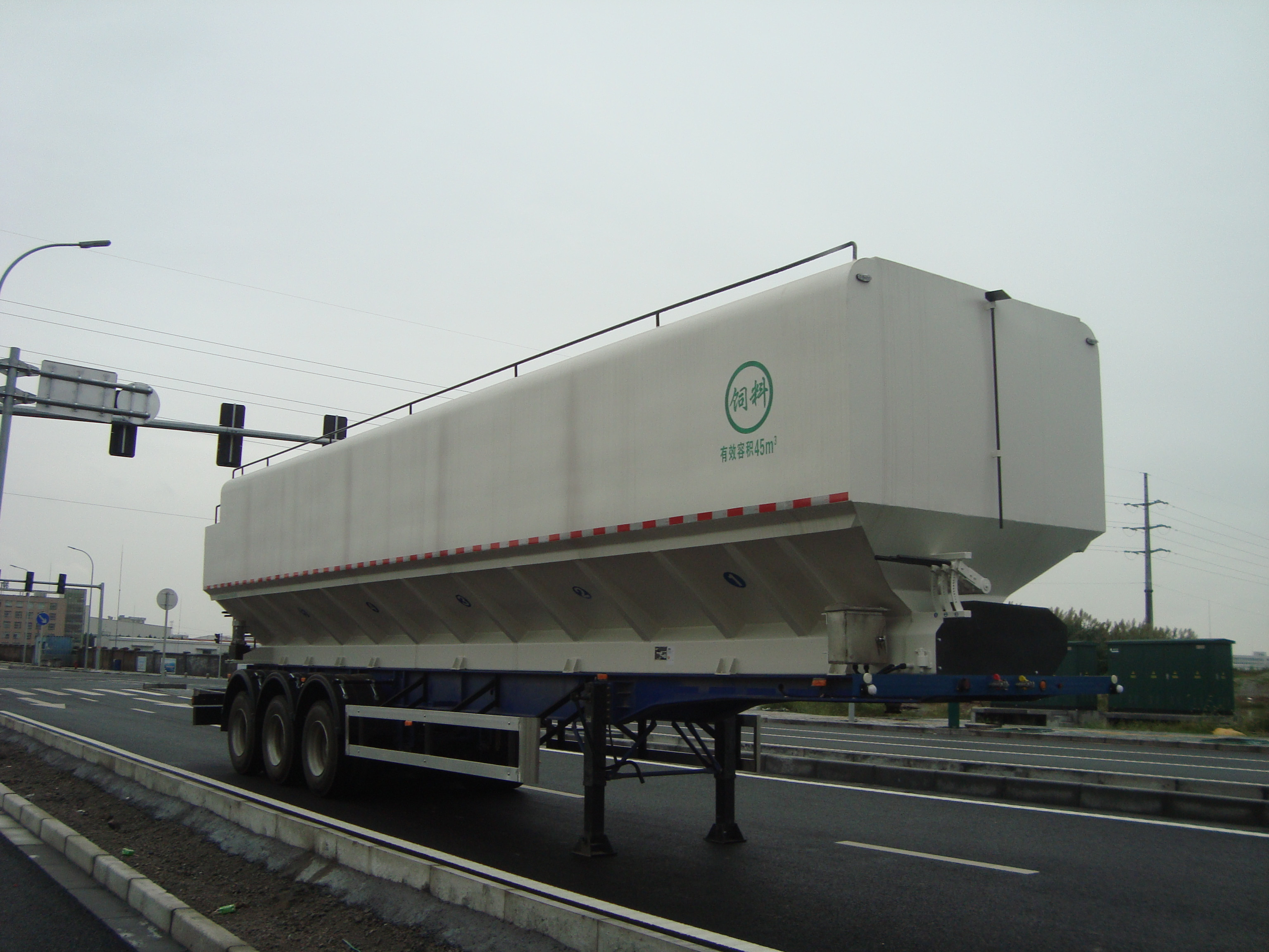 Buy Aluminum Alloy Hydraulic Auger Bulk Feed Trailer Animal Bulk Feed ...