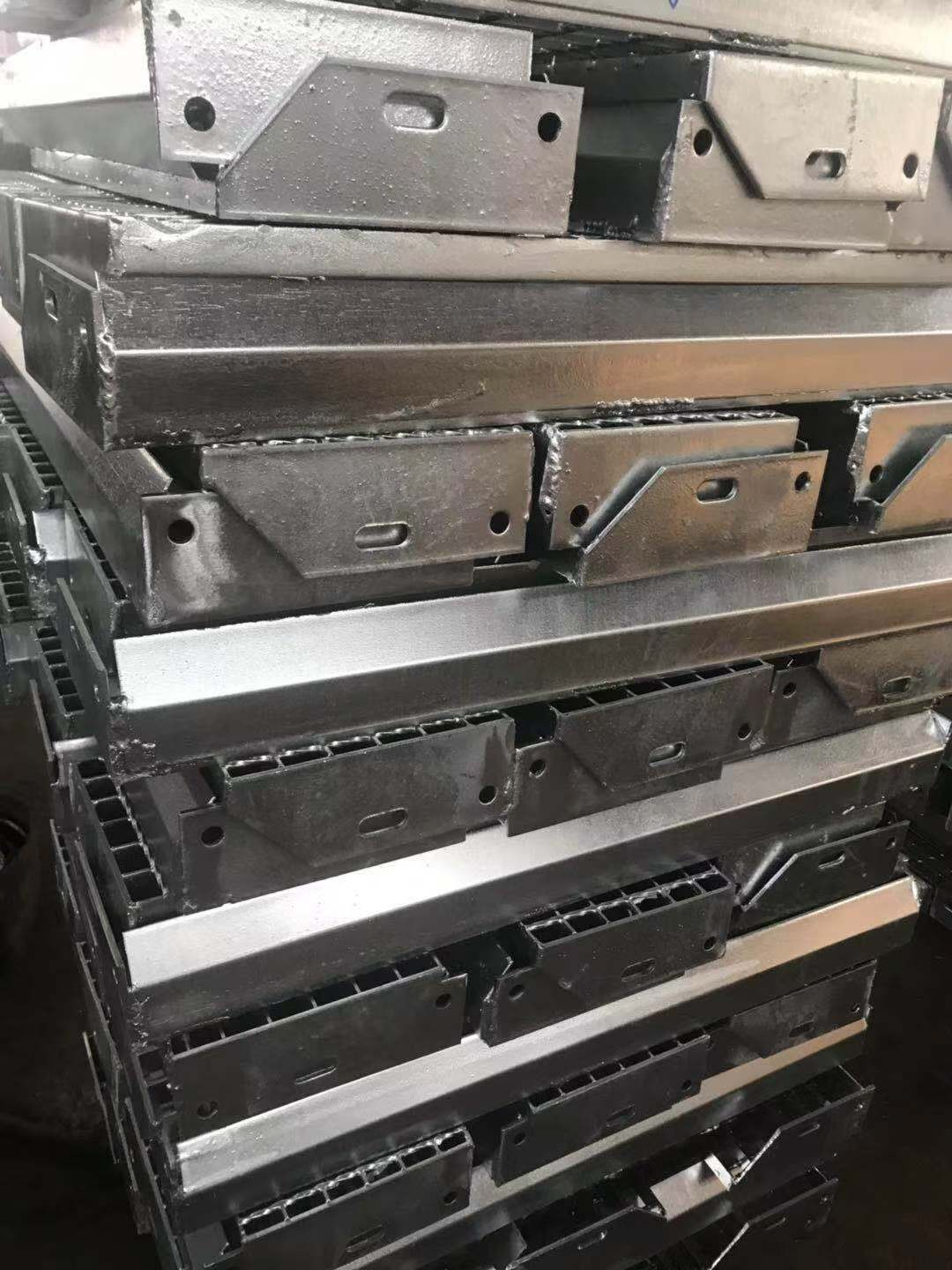 Buy Welded Hot Dip Galvanized Steel Ladders And Stair Treads ...