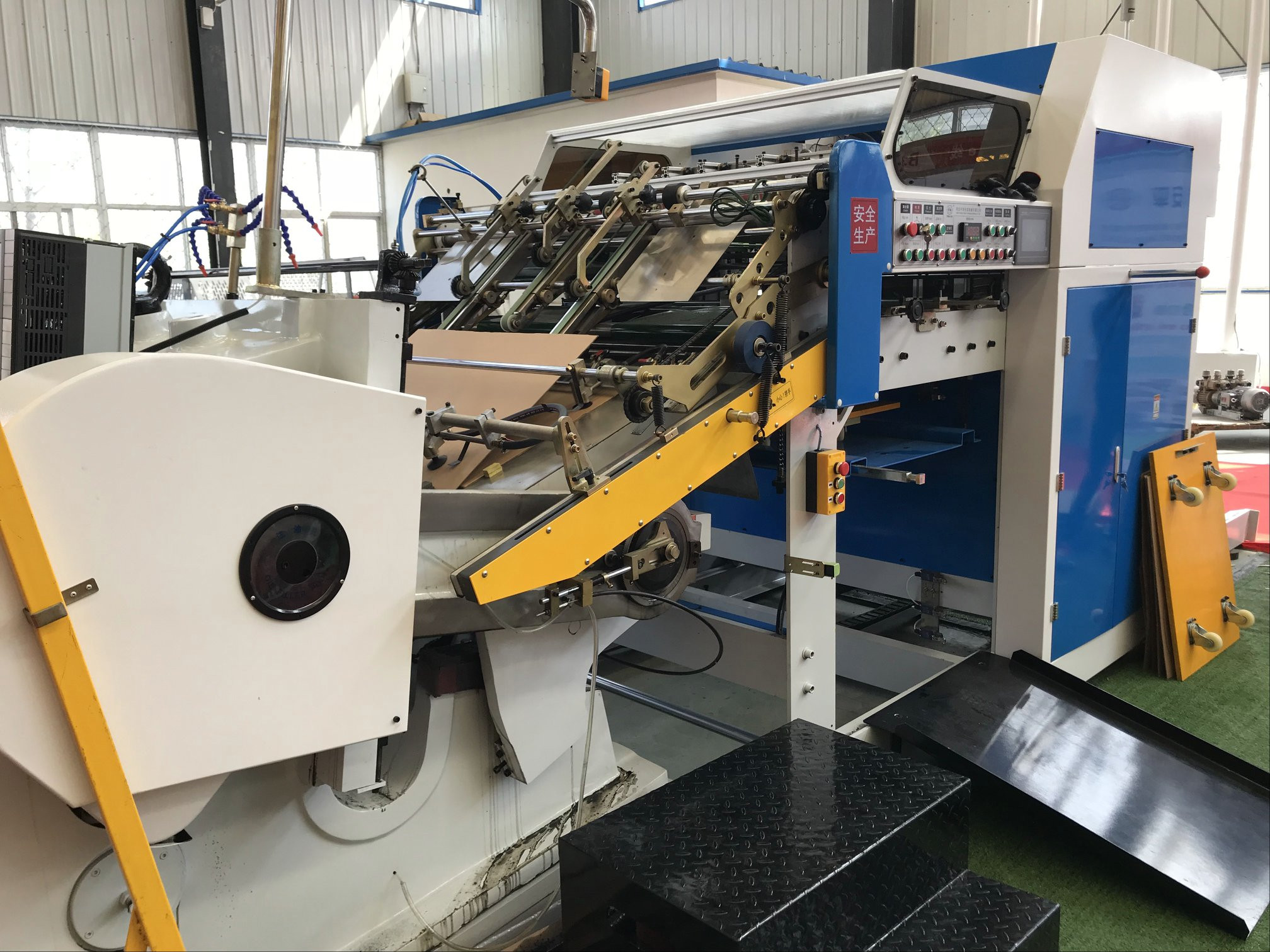 Buy Carton Box Die Cutting Machine Auto Feed Cardboard Pizza Shoes Box ...