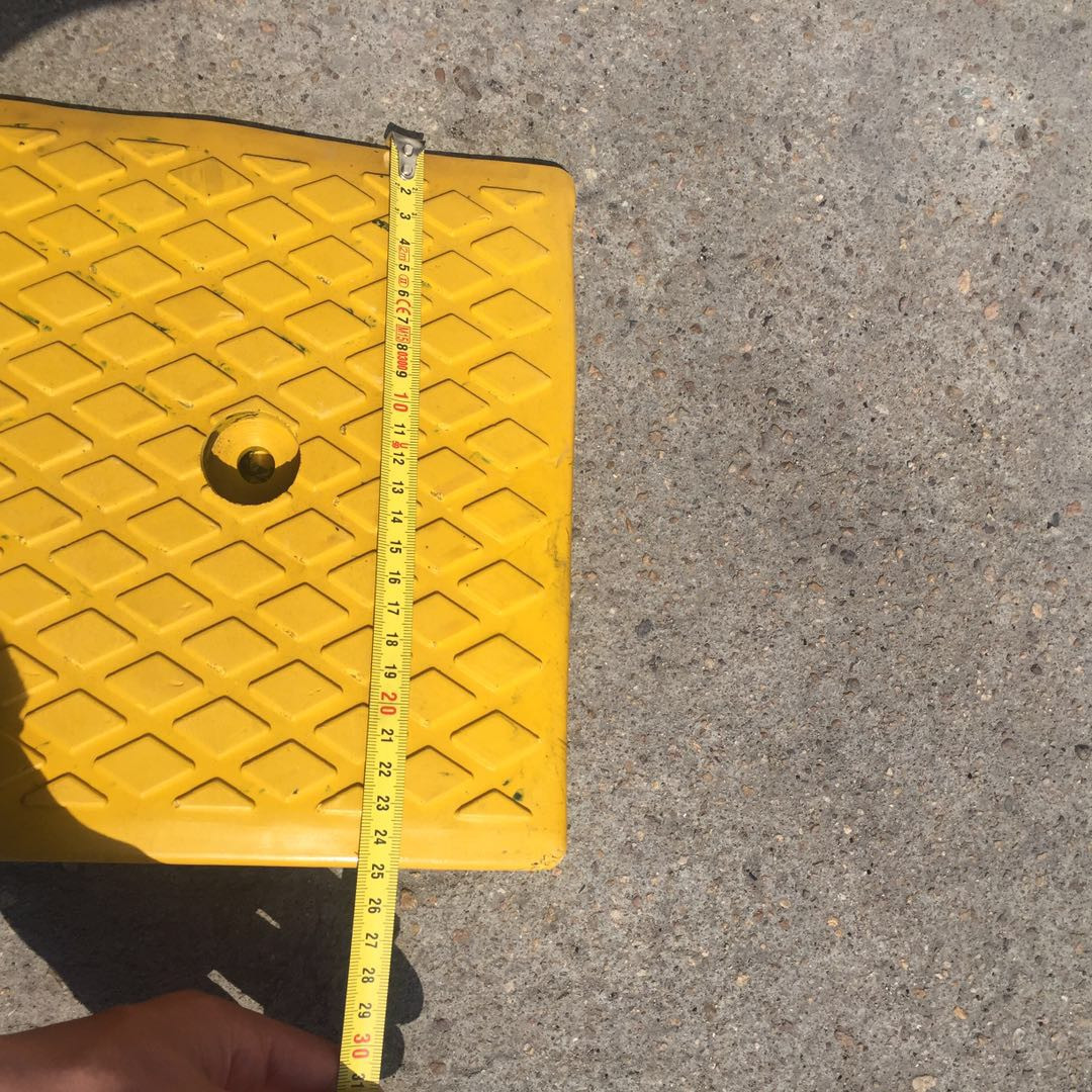 Buy Triangle Shape Pedestrian Kerb Ramp Rubber Road Slope from Taizhou ...