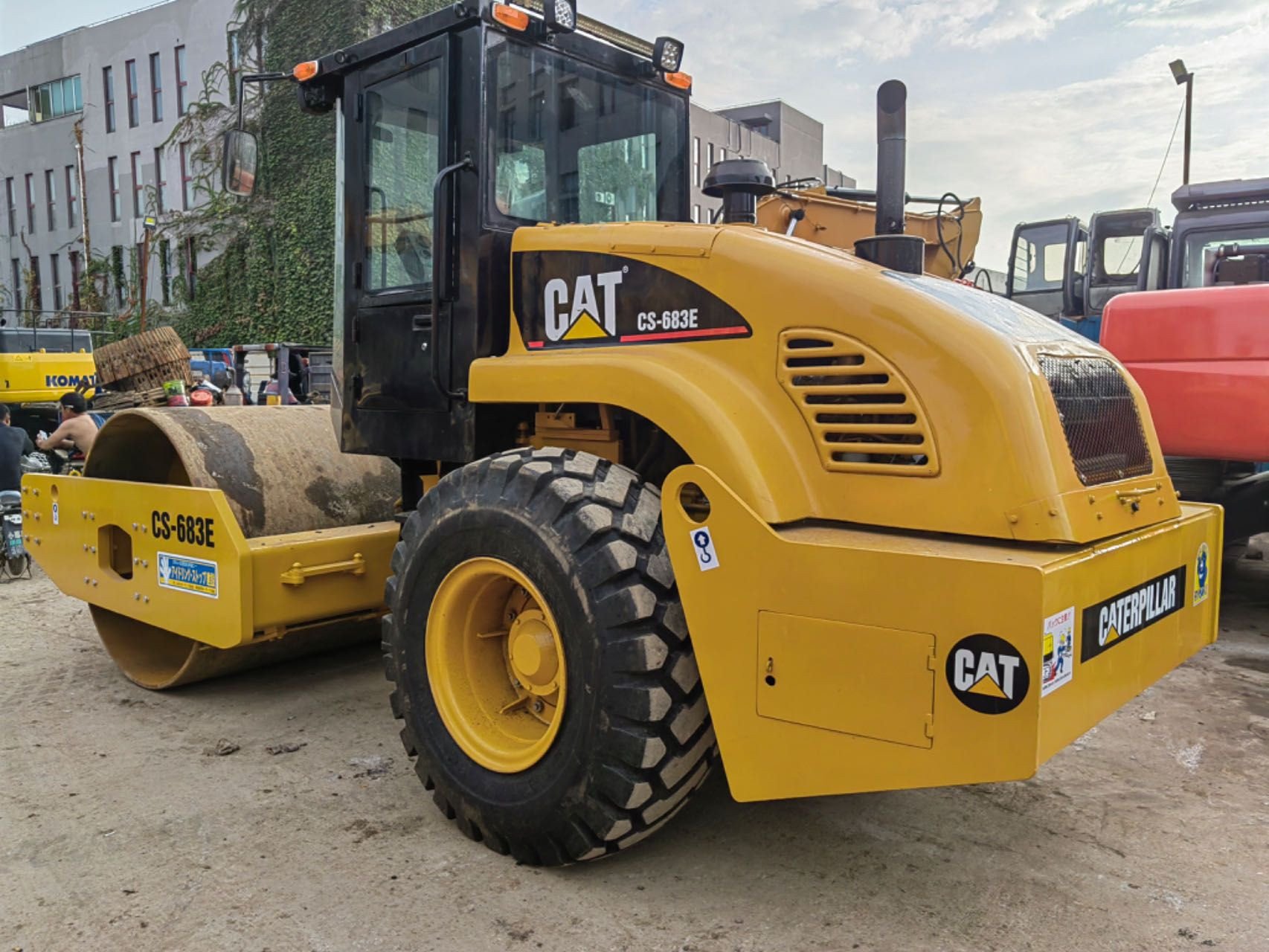 Buy Used Caterpillar Cs683e Cat Road Roller from Shanghai Yuemeng ...