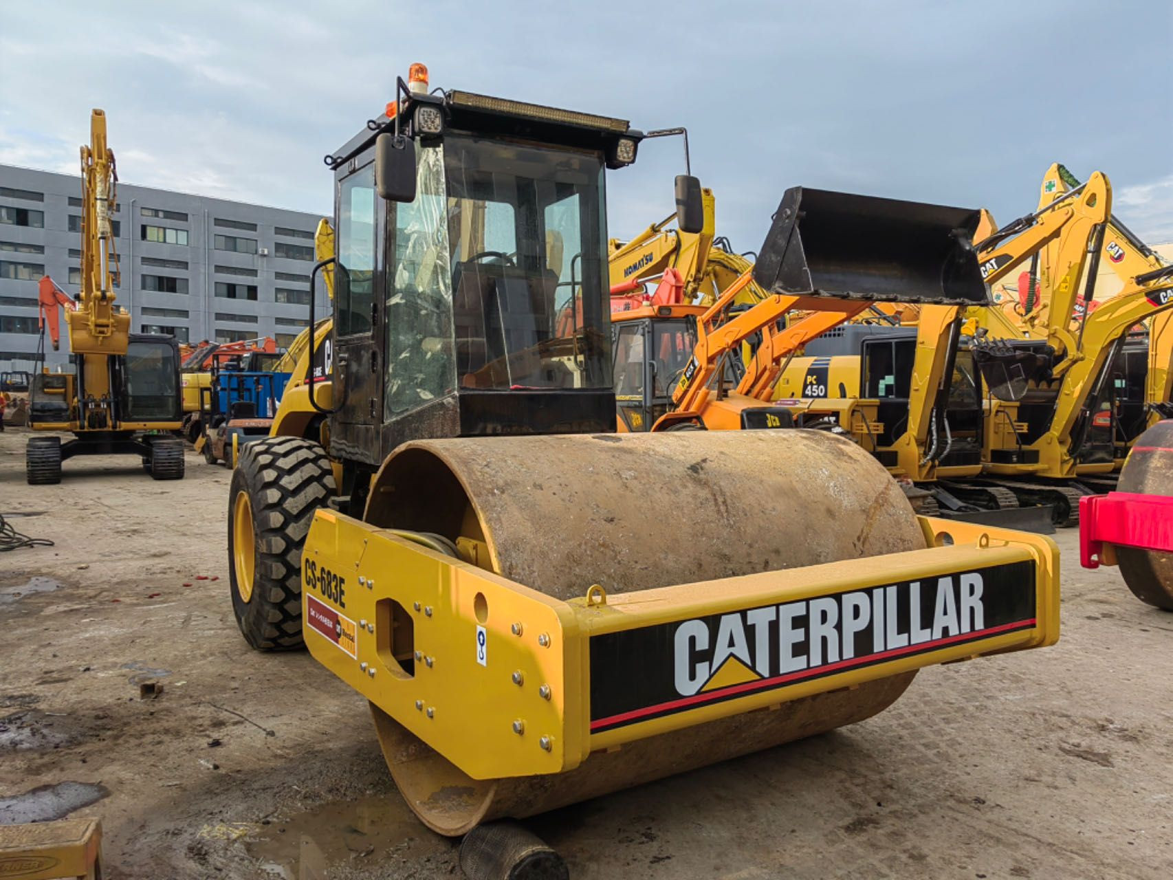 Buy 2018 Year Secondhand Rollers Used Caterpillar Cs683e Cat Road ...