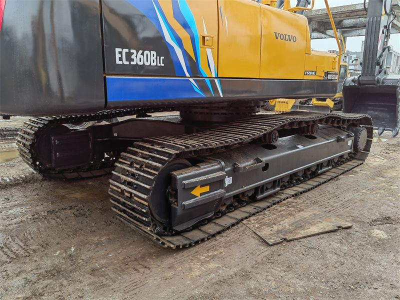 Buy Used Volvo 360b Hydraulic Excavator from PF Machinery Limited ...