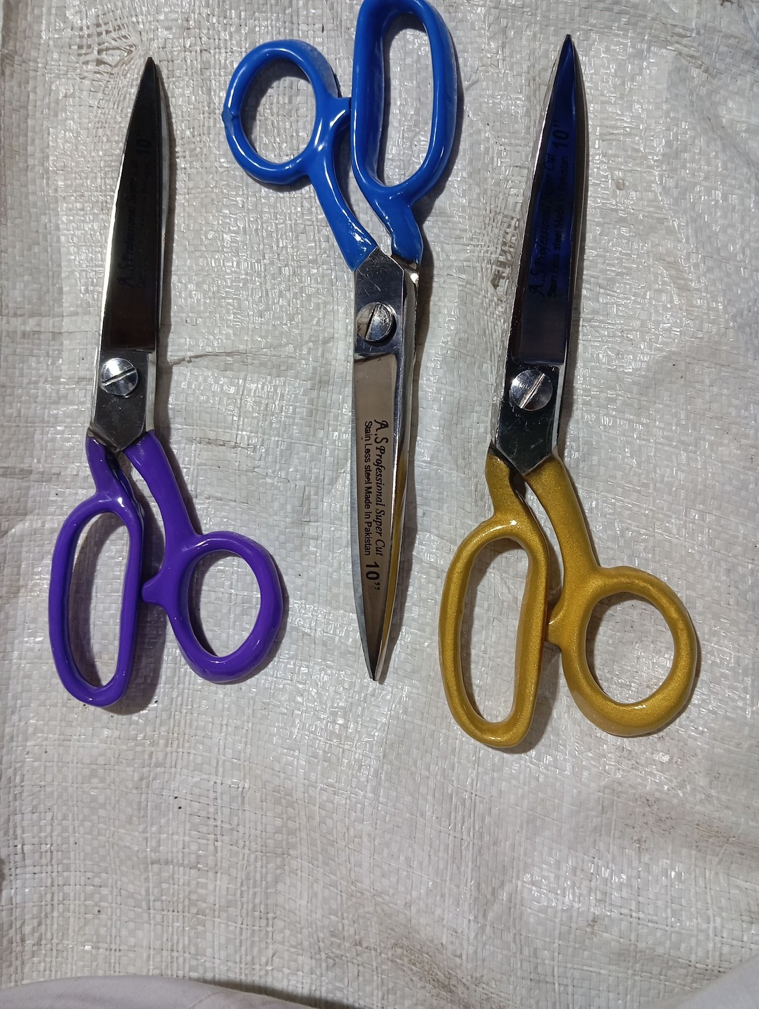 Buy Tailor Scissors from Oznaka Industries, Pakistan | Tradewheel.com