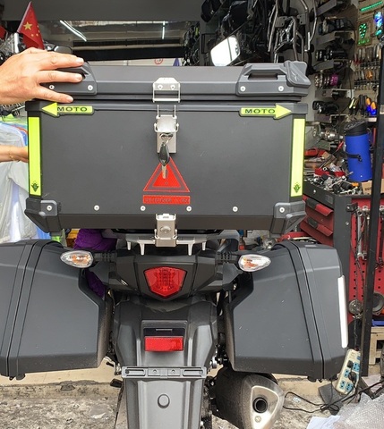 Buy Motocentric 65l Luxury Modern Protective Aluminum Top Box ...