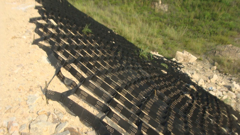 Buy Plastic Gravel Stabilizer Road Construction Honeycomb Stabilizer ...