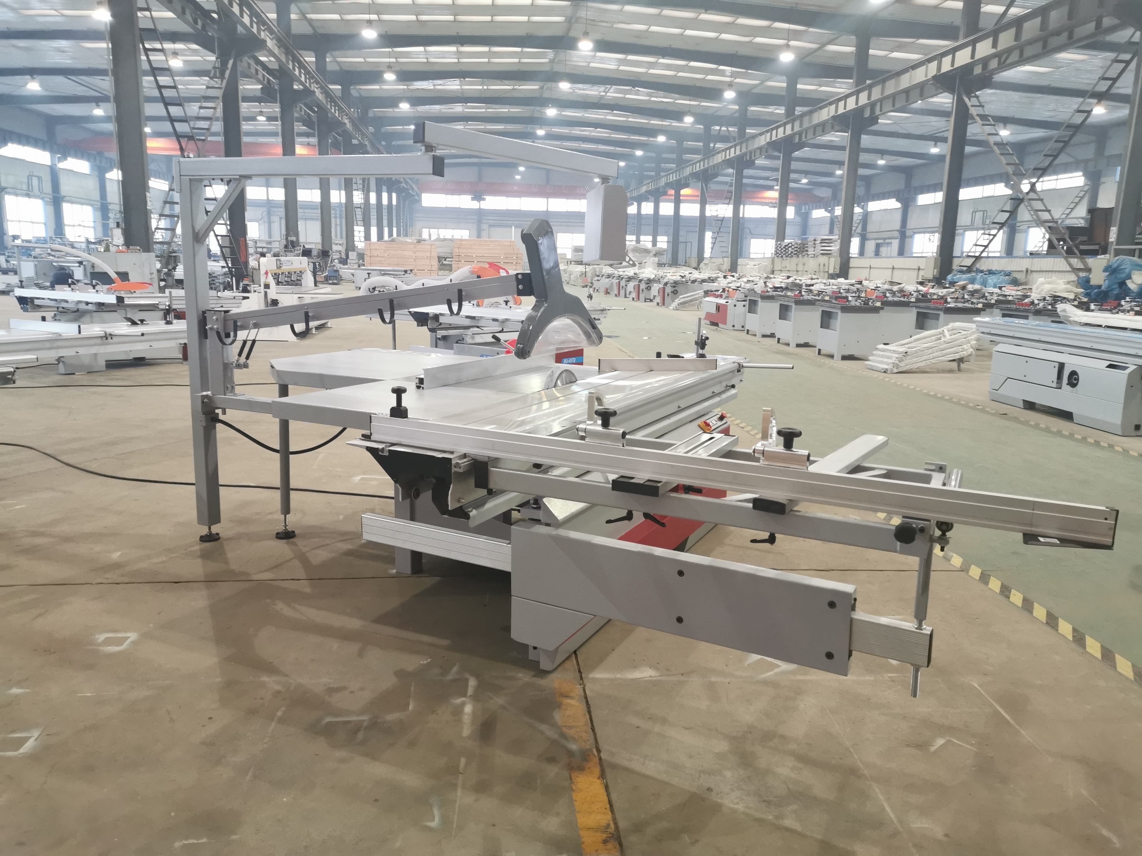 Buy Cnc Automatic Wood Cutting Table Saw Sliding Table Panel Saw ...