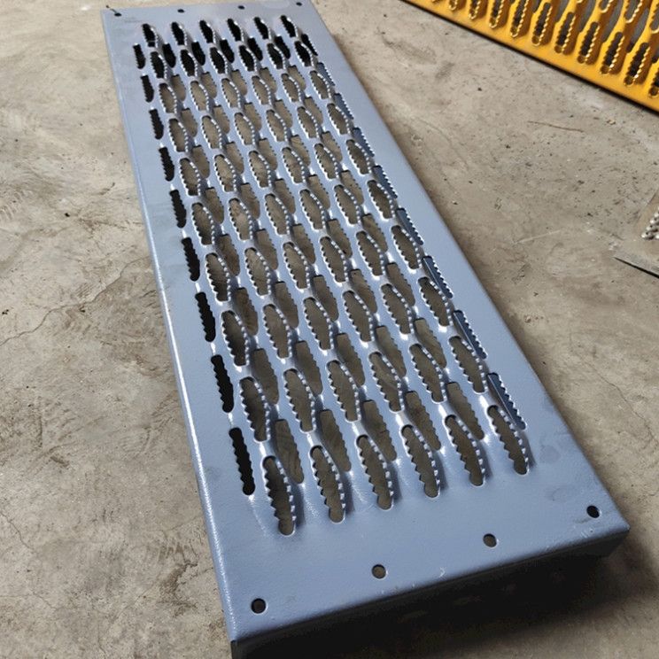 Buy Diamond Safety Grating Plank from Anping Senchi Metal Wire Mesh ...