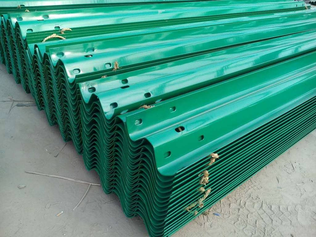 Buy Galvanized Roadway Guardrail Road Safety Traffic Barrier Metal Beam ...