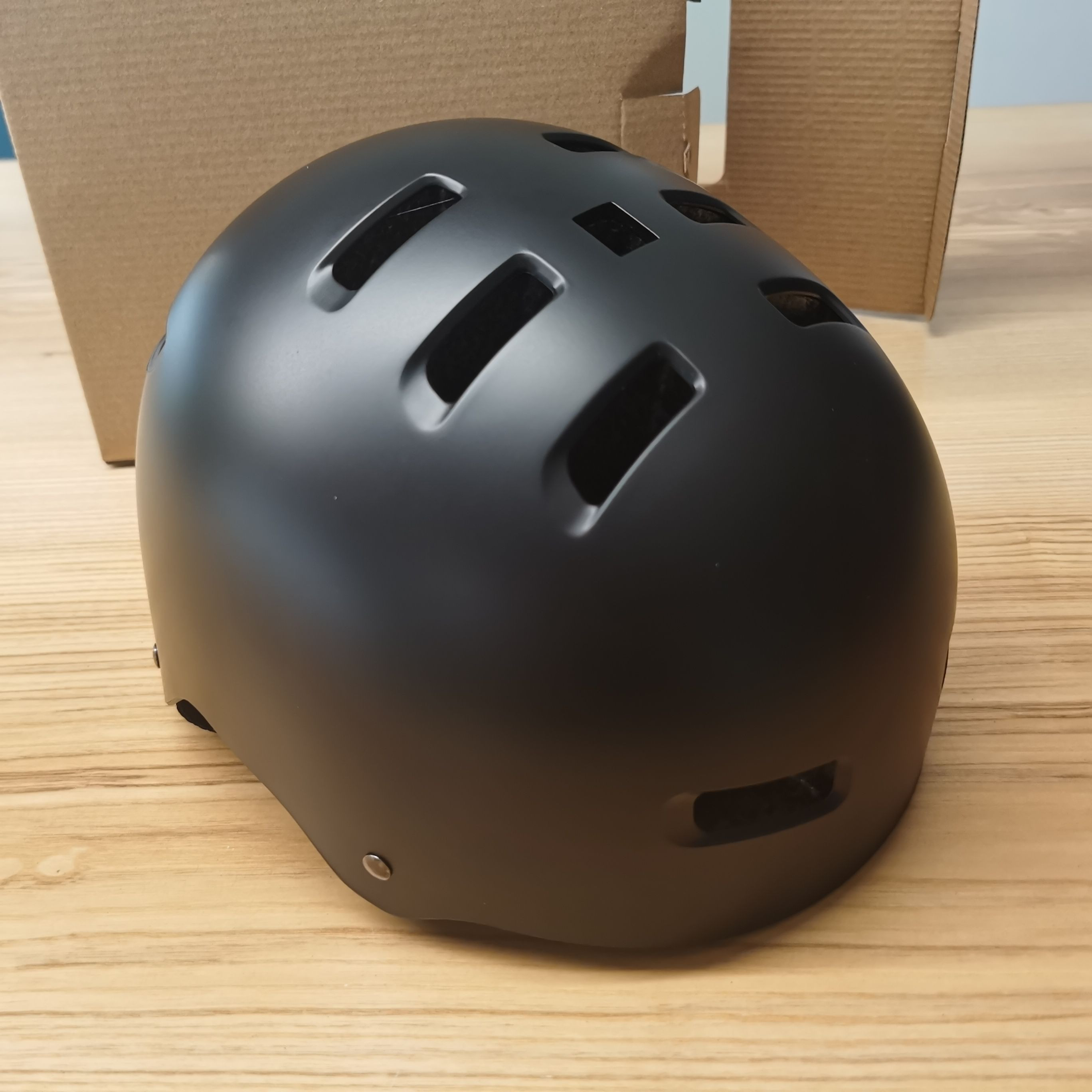 Buy Skate Helmet Scooter Helmet Customization Hm03 from Xiuzhi Tech ...