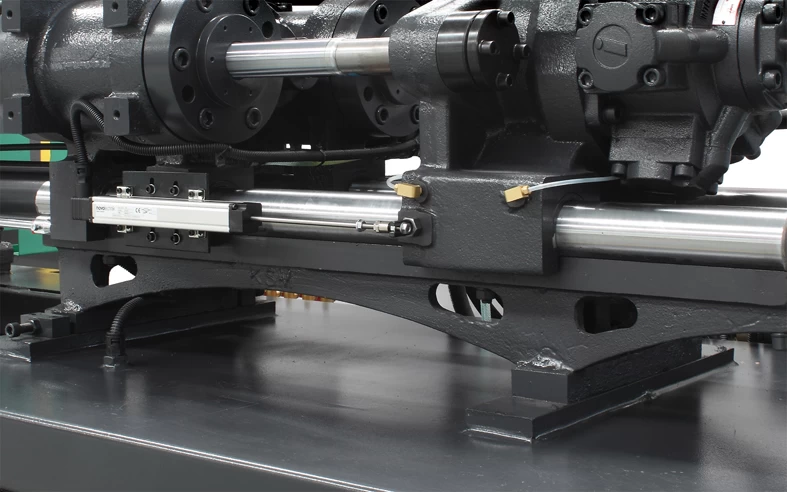 Buy 80 Ton Low Cost Plastic Injection Molding Machine Sk80 Servo Energy ...