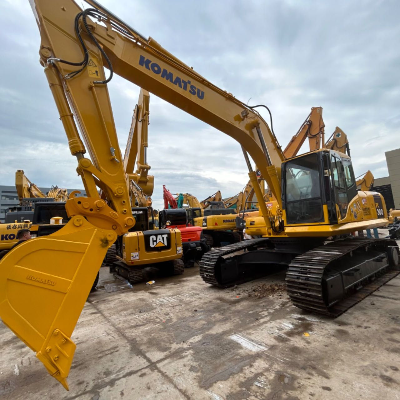 Buy 100% Ready Used Komatsu Pc300 Excavator Secondhand Excavators from ...