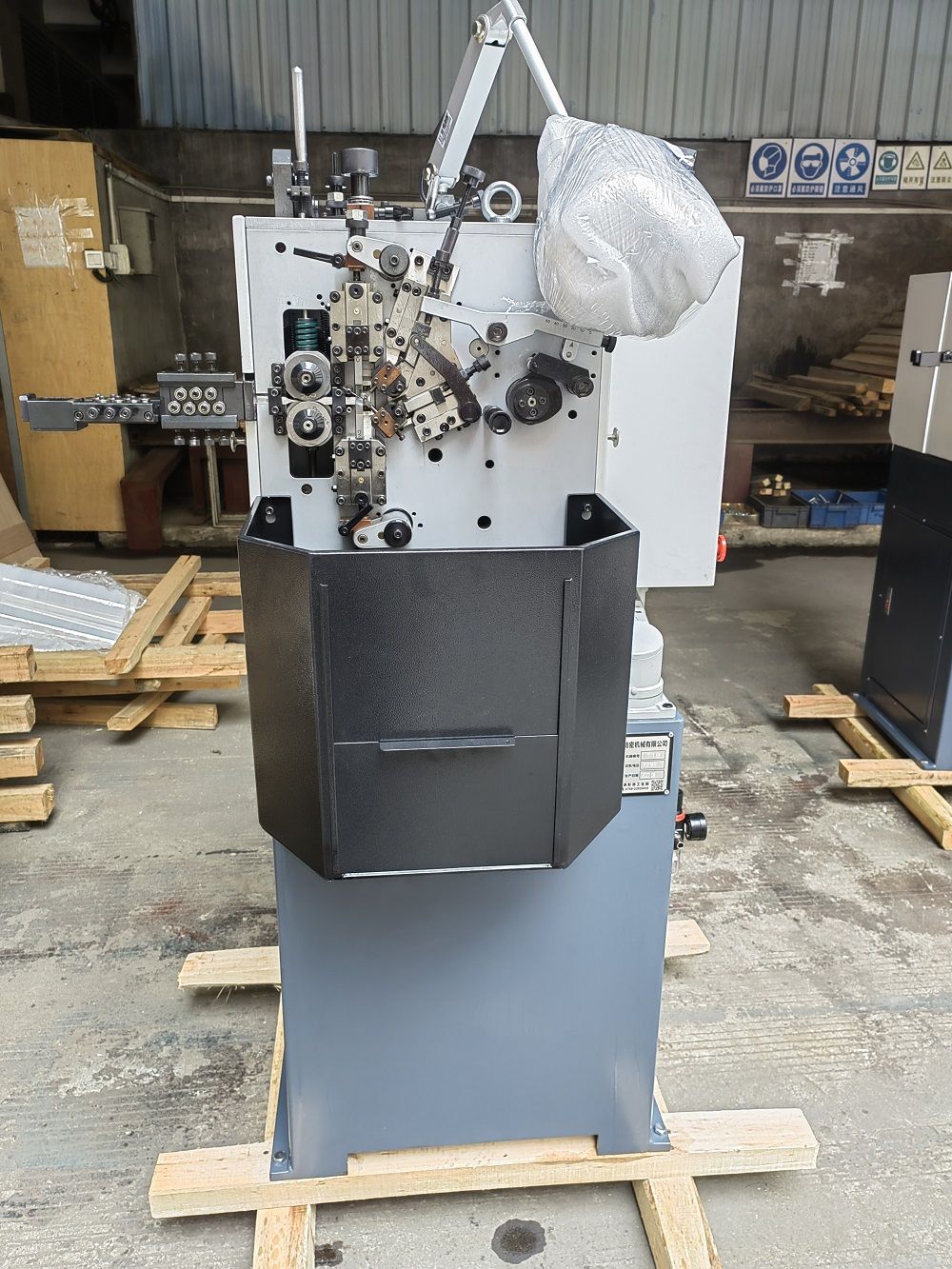 Buy Kct-8c 0.8mm Cnc Spring Machine Coiling from KCMCO, China ...