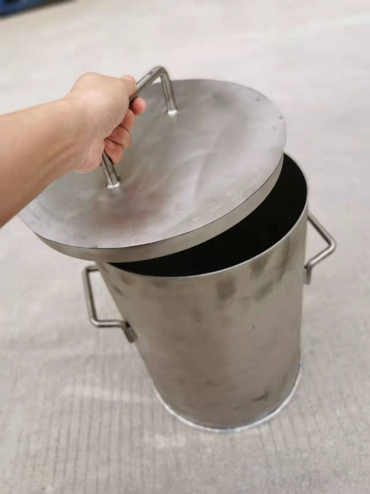 Buy Customized Pure Titanium Barrel Acid And Alkali Resistance Titanium ...