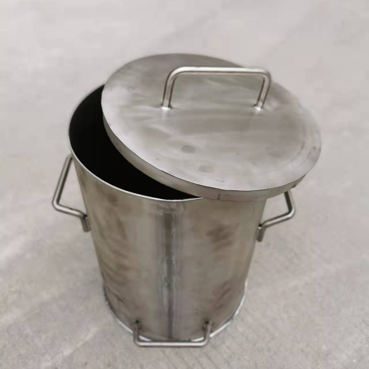 Buy Customized Pure Titanium Barrel Acid And Alkali Resistance Titanium ...