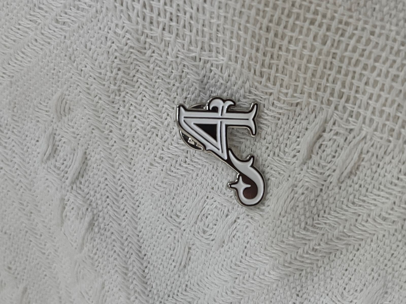 Buy Customized Metal Lapel Pins from Yuhaibadge Gifts & Crafts Co., Ltd ...