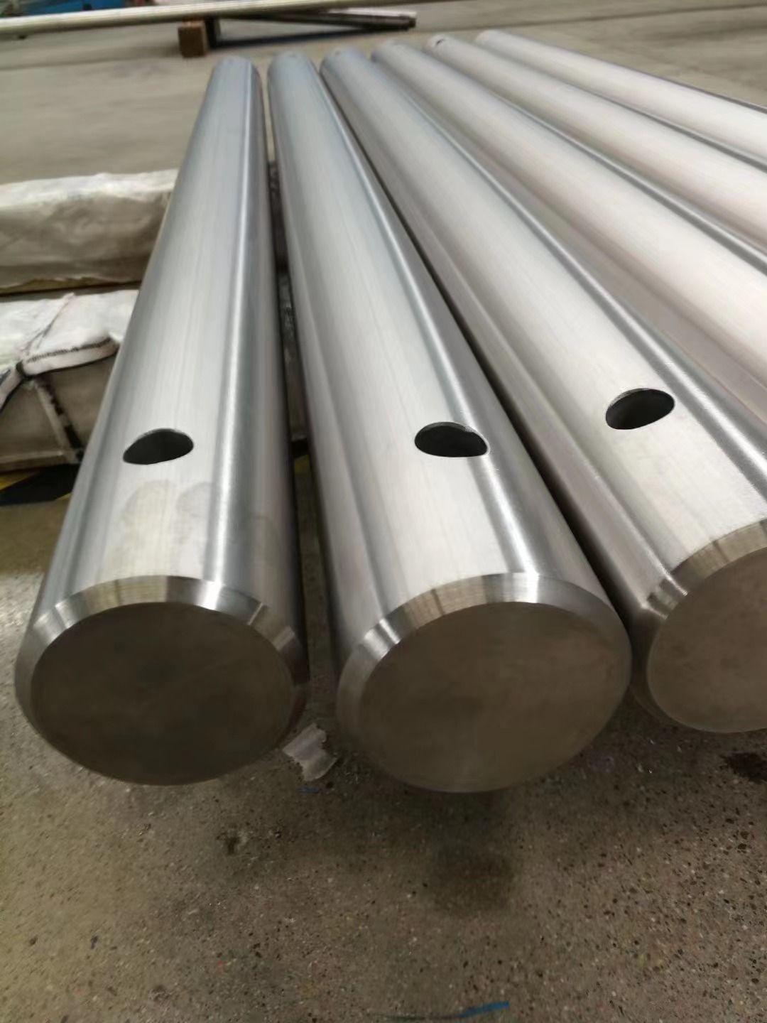 Buy Titanium Bar from JiuGang machinery Co., Ltd, China | Tradewheel.com